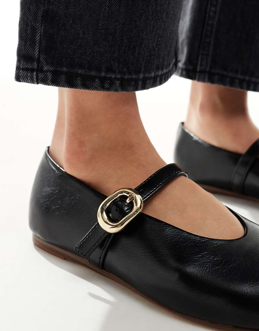 Stradivarius ballet flats with a round vamp in black - GLAMI.cz