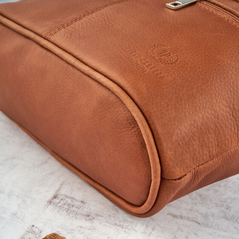 Paolo Peruzzi Dámská kožená kabelka Paul Peruzzi Z-53 světle hnědá ...