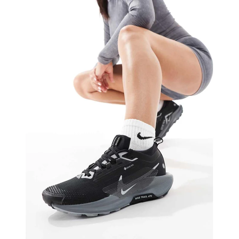 Nike Running ReactX Pegasus Trail 5 Gore-TEX trainers in triple black - GLAMI.cz