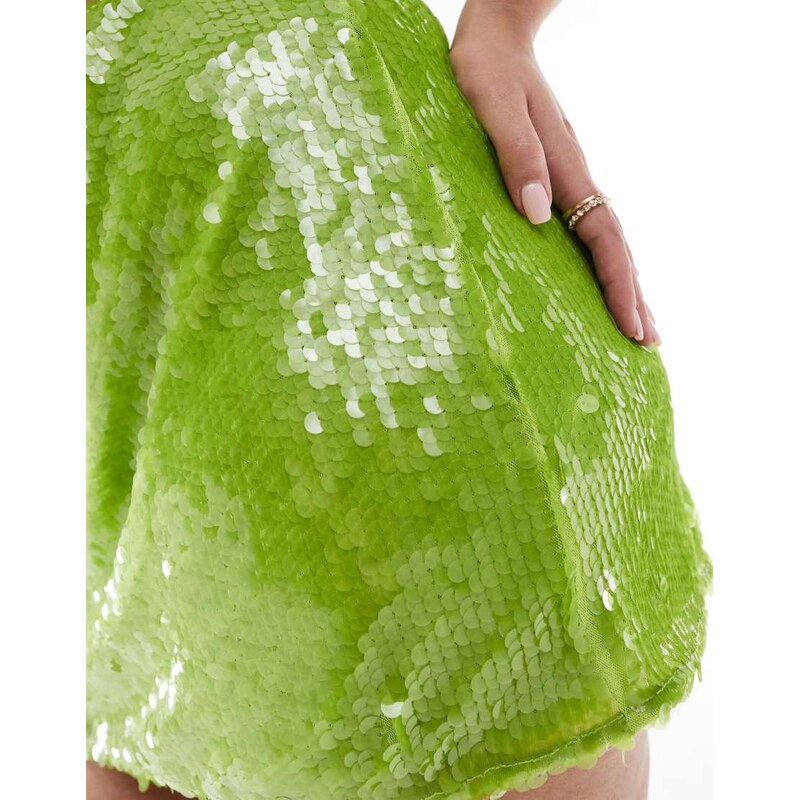 Renee Studio Plus exclusive disc sequin mini skirt in green - GLAMI.cz